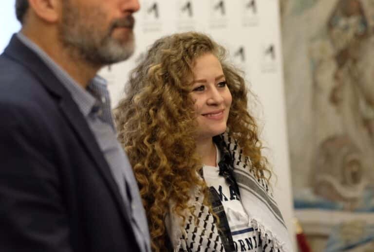 La militante palestinienne Ahed Tamimi arrêtée pour « incitation à la ...